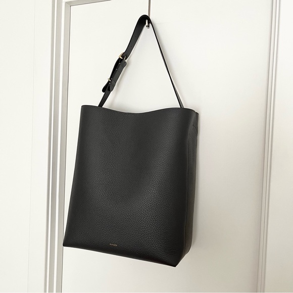 Cuyana | Bags | Cuyana Oversized Linea Tote Bag Pebbled Leather ...